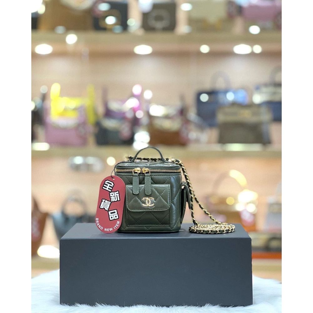 Chanel 22K small vanity case - Ladiesluxuryhk