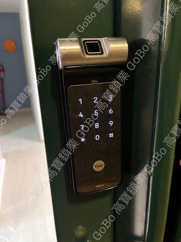 牛池灣 彩輝邨 趟閘 裝電子鎖 Yale YDR41 暖銀灰色